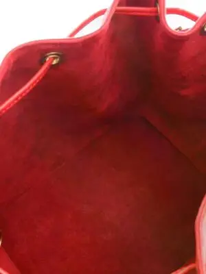 LOUIS VUITTON Petit Noé Shoulder Bag - Red