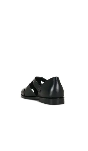 G.H.BASS Potter Flat Sandals