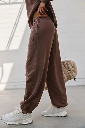 Free People Essential Relaxed Fit Joggers With Cuffed Hems - Cocoa