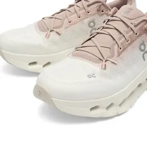 On Cloudtilt Sneaker - Biscuit/ivory