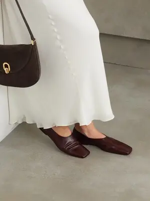 NEOUS Square-toe Ballet Flats