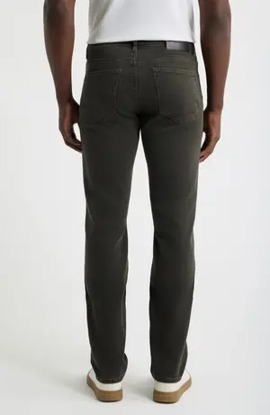 BRAX Chuck Modern Fit Knit Jeans