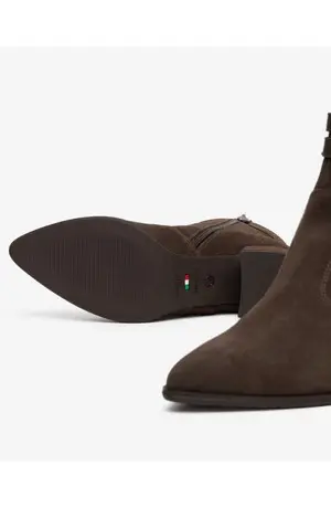 NEROGIARDINI Block Heel Bootie - Chocolate