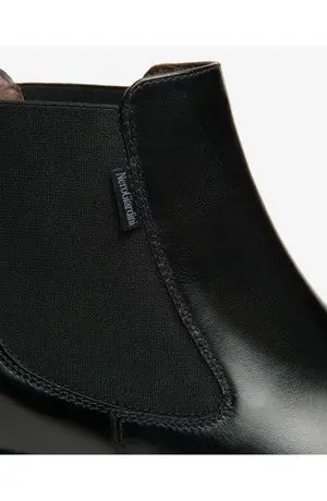NEROGIARDINI Leather Chelsea Bootie With Block Heel And Lug Sole - Black