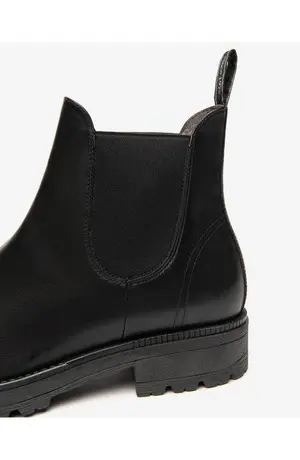 NEROGIARDINI Leather Chelsea Boot