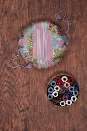 MODERN PRAIRIE Garden Collage Patchwork Drawstring Pouch