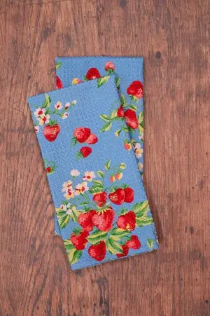 MODERN PRAIRIE Strawberry Magic Tea Towels