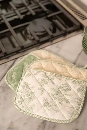 MODERN PRAIRIE Fern Pocket Potholder