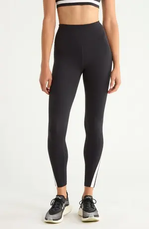 Splits59 Miles Rigor Medium Impact Sports Bra Black/white