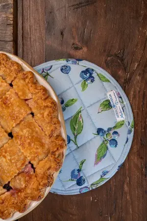 MODERN PRAIRIE Berry Fine Pie Time Potholder & Trivet
