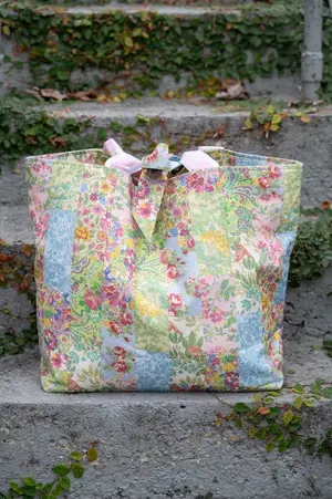 MODERN PRAIRIE Garden Collage Patchwork Market Tote Bag