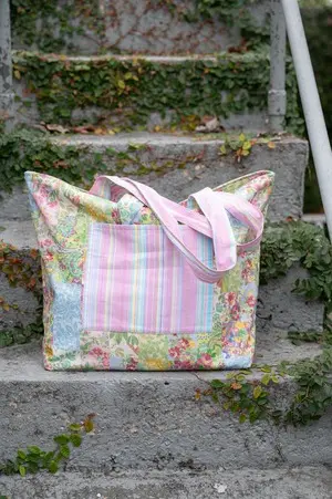MODERN PRAIRIE Garden Collage Patchwork Market Tote Bag