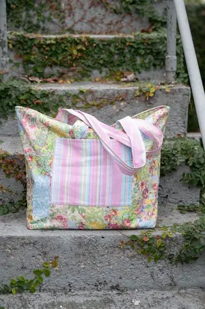 MODERN PRAIRIE Garden Collage Patchwork Market Tote