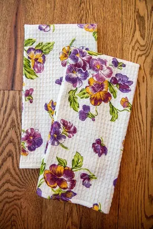 MODERN PRAIRIE Pansies Tea Towels