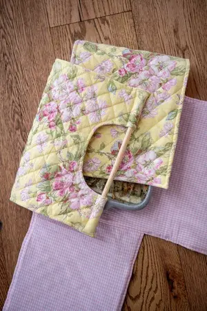 MODERN PRAIRIE Apple Blossom Casserole Carrier