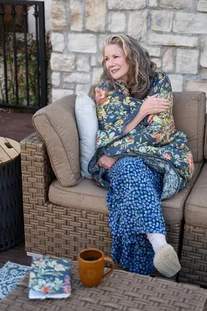 MODERN PRAIRIE Eternal Rose Throw