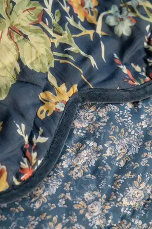 MODERN PRAIRIE Eternal Rose Throw