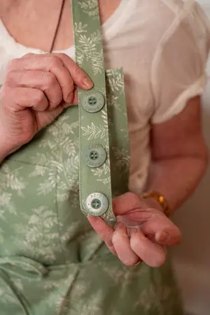 MODERN PRAIRIE Fern Chef Apron