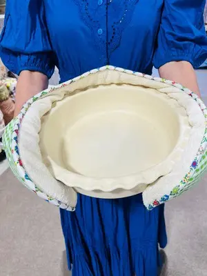 MODERN PRAIRIE Rebecca Double Oven Mitt