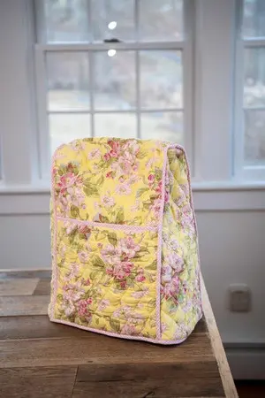 MODERN PRAIRIE Apple Blossom Stand Mixer Cover