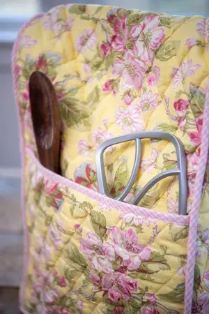 MODERN PRAIRIE Apple Blossom Stand Mixer Cover