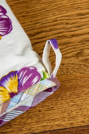 MODERN PRAIRIE Pansies Double Pot Mitt