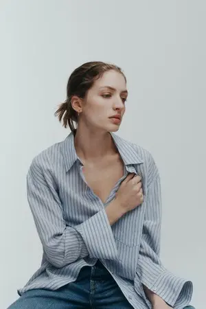 H&M Oversized Crinkled Shirt With Classic Collar - Light Blue/striped