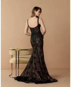 Mac Duggal Petite Sleeveless Embellished Lace Mermaid Gown