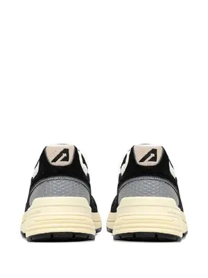 AUTRY Hyperway Low Sneakers - Black