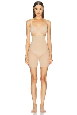 SKIMS Sheer Seamless High Waisted Mid Thigh Short - Clay