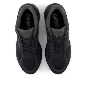 NEW BALANCE 2010