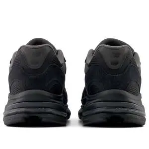 NEW BALANCE 2010