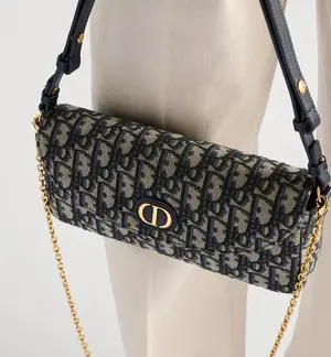 Dior 30 Montaigne D-vine Pouch With Chain