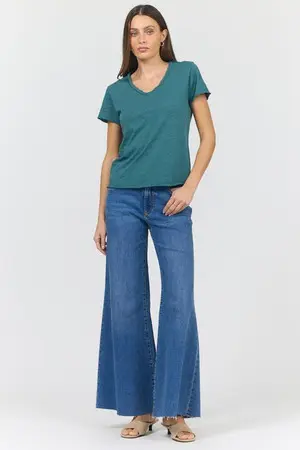 DEAR JOHN Vanya V-neck Slub Knit T-shirt - Mediterranea