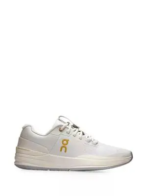 On The Roger Pro Ace Sneakers - White