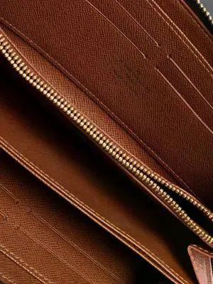 LOUIS VUITTON Monogram Zippy Wallet