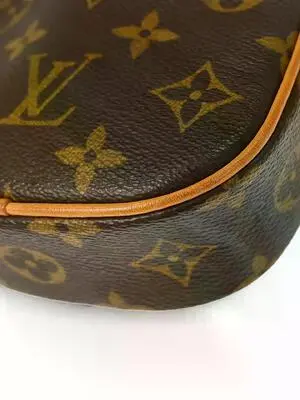 LOUIS VUITTON 2005 Pochette Gange Belt Bag