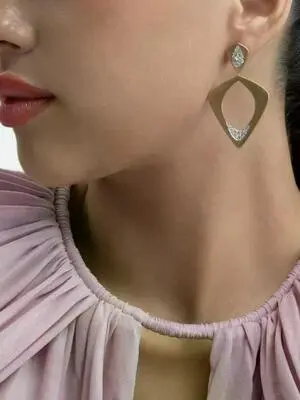 ARUNASHI Diamond Wicker Earrings