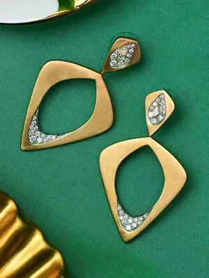 ARUNASHI Diamond Wicker Earrings