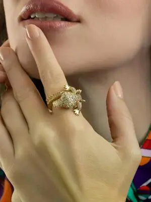 Goshwara Crocodile White Sapphire And Onyx Ring