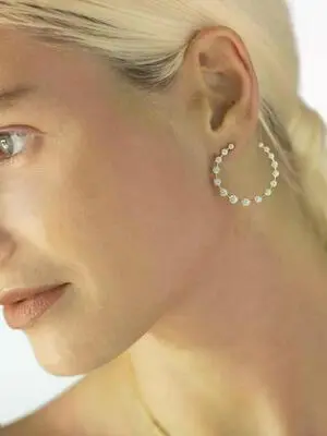 JADE TRAU Crescent Diamond Hoop Earrings - Gold
