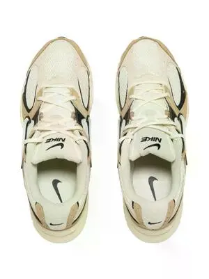 Nike V5 Rnr Suede Sneakers