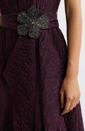 TAHARI ASL Crinkle Taffeta Sleeveless Gown