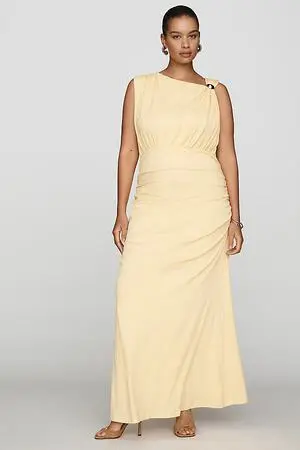 SOVERE / Kinslee Plus Maxi Dress With Asymmetrical Neckline