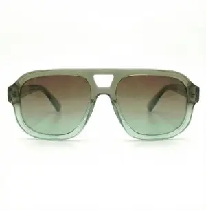 VELVET EYEWEAR Dani Polarized Sunglass - Mint