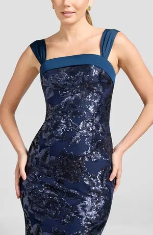 Dress The Population Julie Sequin Sleeveless Gown
