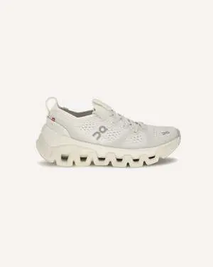 On X Tempo Athletic Sneakers - Cream