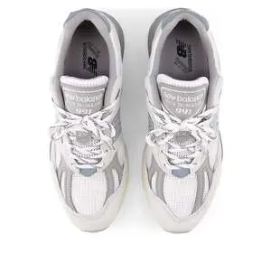 NEW BALANCE 991v2 Made In Uk Sneakers - Wind Chime/flint Grey