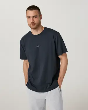 Vuori Lifestyle Graphic T-shirt - Navy