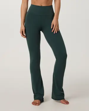 Vuori Allthefeels™ Slim Flare Shorts